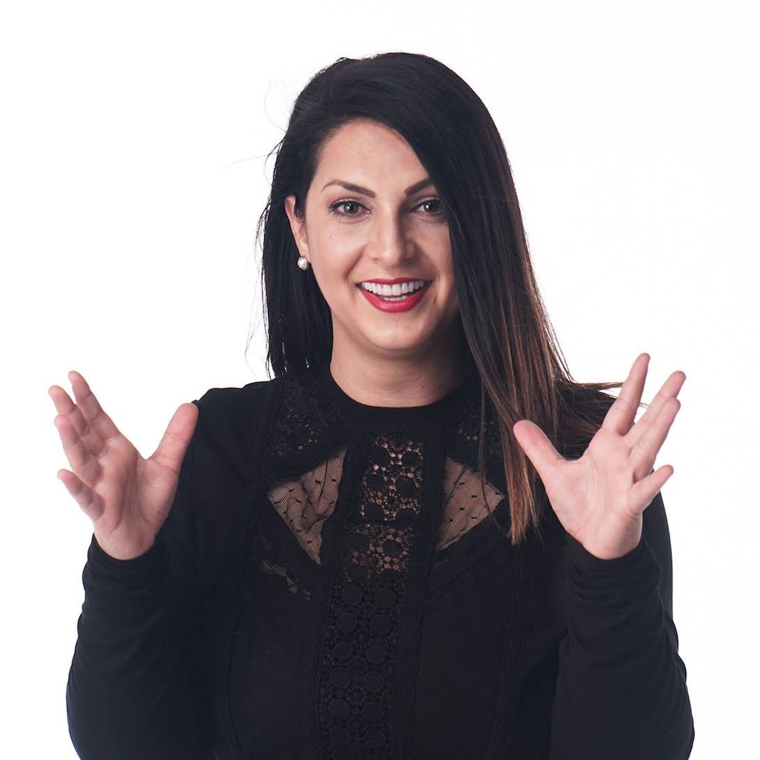 In Pursuit of Love: An Interview with Rebecca Bender : Jennifer Hand